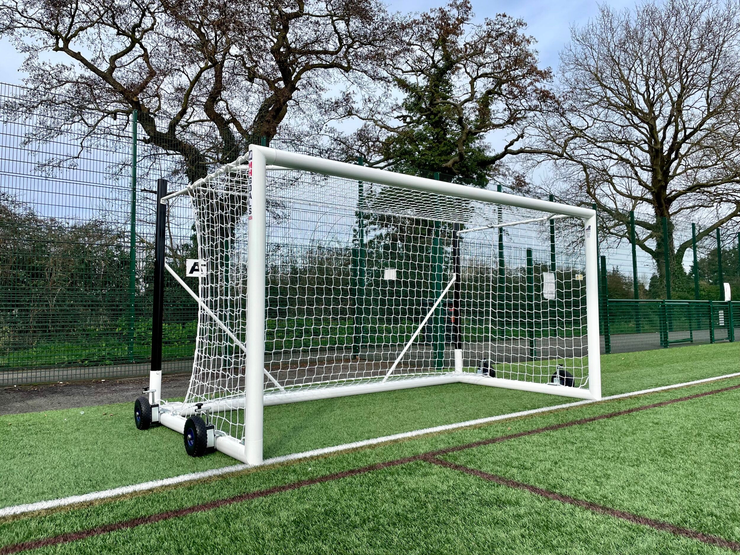Aluminium 7.32m x 2.44m (24ft x 8ft) Freestanding Box Football Goal Wh